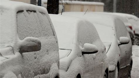 Студ и сняг в Гърция училищата в Атина са затворени Новини бг