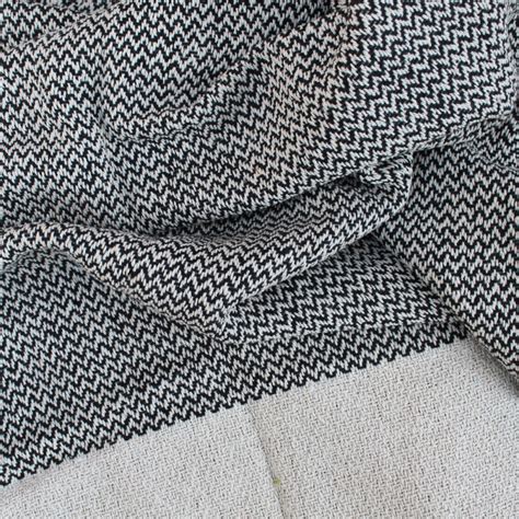 Plaid Med Sort Zig Zag Mønster