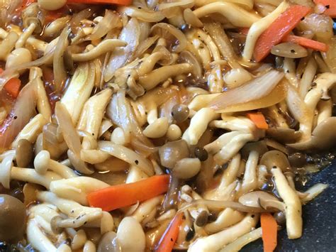 鰹魚風味炒雙色菇 By 靖潔的日常烹調😋 愛料理
