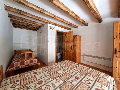 Bulgarian Честит Гергьовден 🇧🇬🐎🇧🇬 Днес ви каним да разгледате тази 🏡 просторна къща с