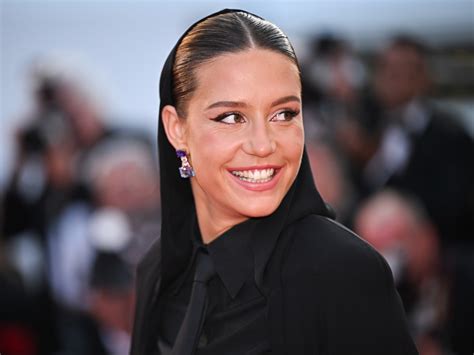In ‘passages Adèle Exarchopoulos Brings The Heat Vogue