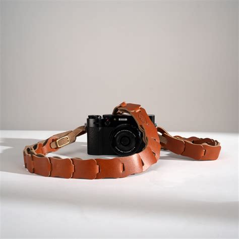 Lasso Link Neck Strap Rose Anvil