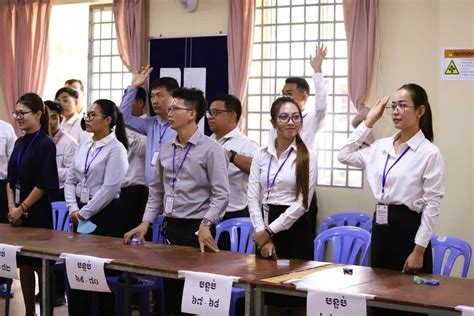 ឯកឧត្តមឧបនាយករដ្ឋមន្ត្រី ហ៊ុន ម៉ានី ចុះពិនិត្យដំណើរការការតាក់តែងវិញ្ញាសា