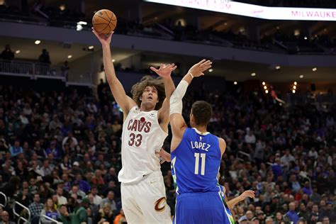 Watch Robin Lopez Hilarious Snitch On Brother Brook Lopez For Flopping