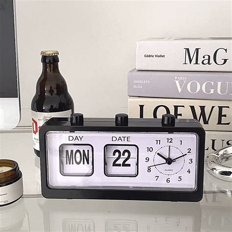 루시아이 특가 루시아이 심플 무드 캘린더 탁상 시계 인테리어 알람 아날로그 달력 책상 홈카페 분위기 레트로 오브제 모던 카페