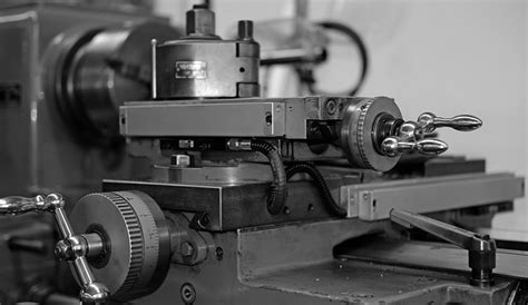 How Does A Lathe Work OneMonroe