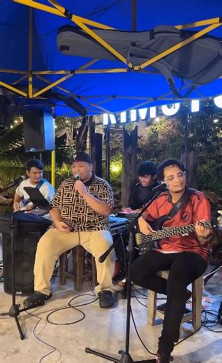 Geng Dia Pun Terbahak Ketawa Aku Nak Terkencing Ketawa Dia Rosakkan Lagu Macam Ni Haha