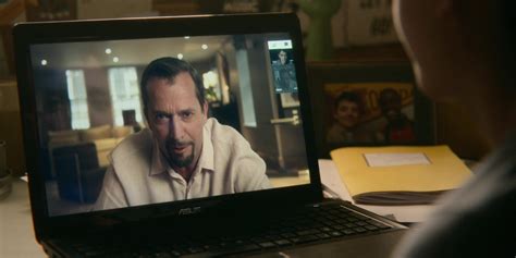 Cекс серветки й кока кола продакт плейсмент у Sex Education Bazilik Media