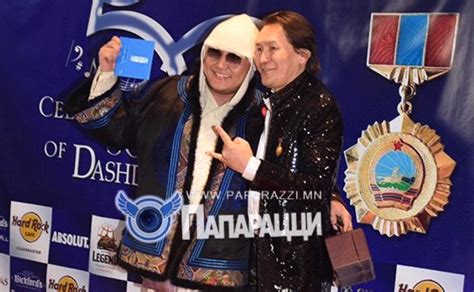 Дуучин Т Дэлгэрмөрөн ч “даацтай” эр хүн шүү