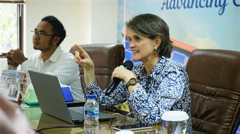 Visiting Lecturer Prof Paula Chies Schommer Ke Politeknik Stia Lan Jakarta Politeknik Stia