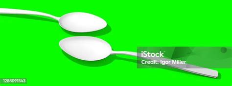 녹색 배경에 숟가락 레스토랑 카페 피자 가게의 디자인을위한 숟가락 광고 목적으로 부엌 숟가락의 미니멀 한 디자인 3d 일러스트레이션 3d 렌더링 3차원 형태에 대한 스톡