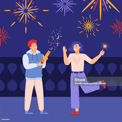 축제 폭죽과 스파클러를 손에 들고 밤 거리에서 즐거운 시간을 보내는 사람들 불꽃놀이 오락 행사에 대한 스톡 벡터 아트 및 기타 이미지 불꽃놀이 오락 행사 불꽃놀이