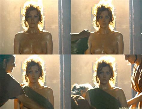 Naked Mary Count In The Arena