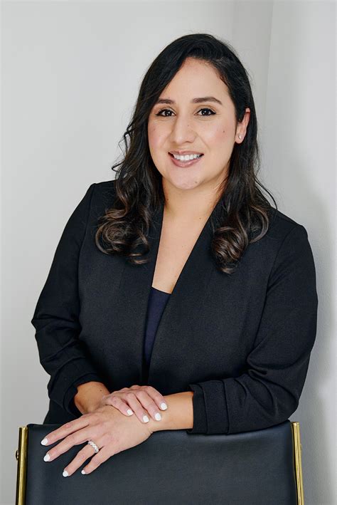 Jessica Arzate Gestora De Casos De Etehad Law