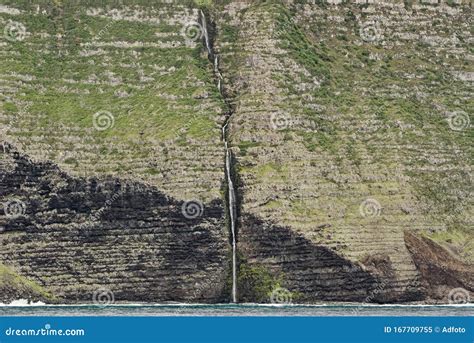 Molokai`s Sea Cliffs Hawaii Stock Image Image Of Island Earth 167709755