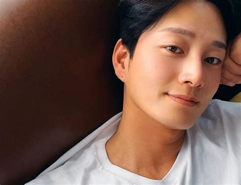 소속사의 성형 권유 대차게 거절한 남자배우 네이트뷰