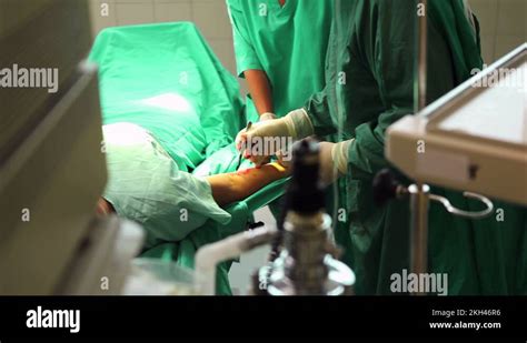 Surgeon Using Scalpel Cut Skin Stock Videos And Footage Hd And 4k Video Clips Alamy