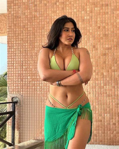 Sofia Ansari Hot Bikini Photos Goes Viral Sofia Ansari ಸೋಫಿಯಾ ಸಖತ್