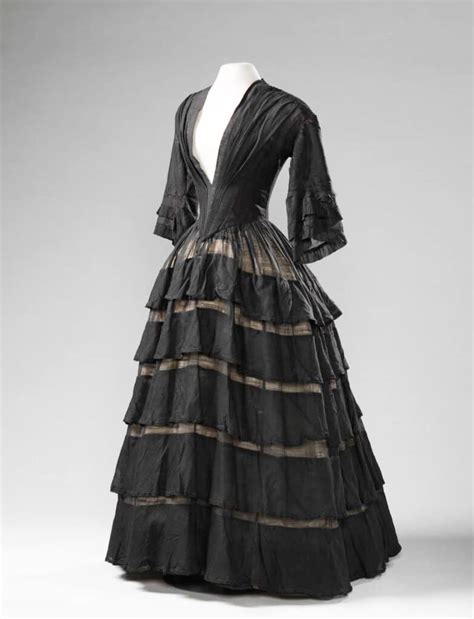 The Evolution Of Mourning Wear A Historical Overview Journal Of