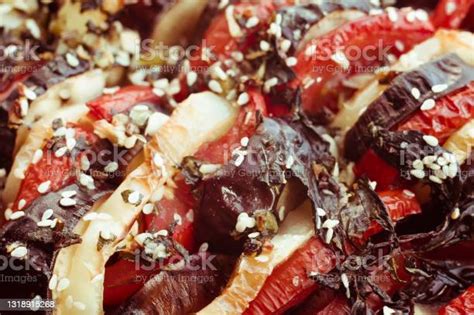 라타투유 다이어트 채식 주의 자 채식 주의 자 음식 오븐 구운 프로방스 전통 프랑스 야채 요리 매크로 사진 0명에 대한 스톡 사진 및 기타 이미지 Istock