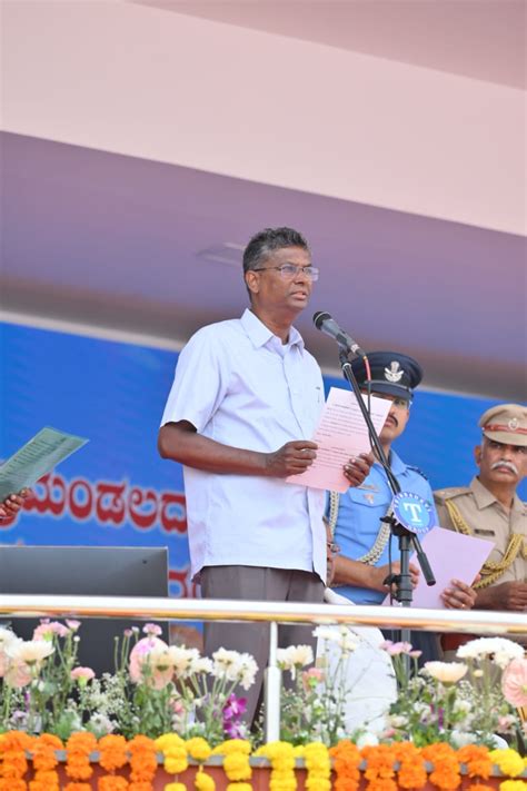 कॅबिनेट मंत्री म्हणून आमदार सतीश जारकीहोळी शपथबद्ध बेळगांव Live