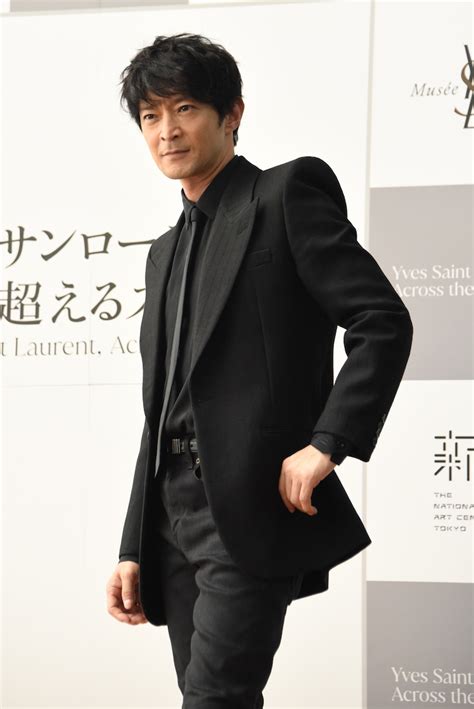 津田健次郎 津田健次郎がイヴ・サンローラン展にスーツで登場、普段は「似合うかどうか」で服選び [画像・動画ギャラリー 3 17] コミックナタリー