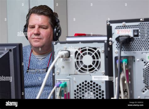 Visual Impaired Computer Hi Res Stock Photography And Images Alamy