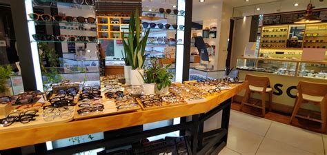 컬러스안경 홍대 쇼핑 정보와 주변 관광 명소 및 근처 맛집 여행 정보