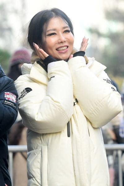 박진영 작사·작곡 골든걸스 데뷔곡 어떨까…오늘 1일 발매 한국경제