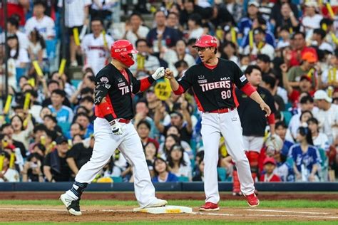 ‘이것이 1위의 저력 Kia 역대급 공방전 끝 ‘박찬호·최형우 10타점 합작 앞세워 ‘2위 삼성 5연승 저지55g로