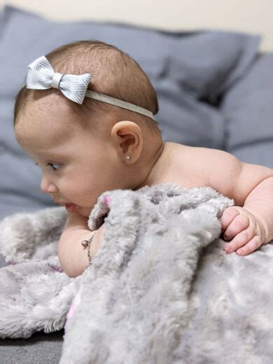 How To Make A Hair Bow Out Of Ribbon Moms And Crafters