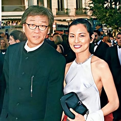 經歷10年無性婚姻，歌壇天后嫁大10歲導演被拋棄，65歲孑然一身無兒無女坦言：應該早點放他走