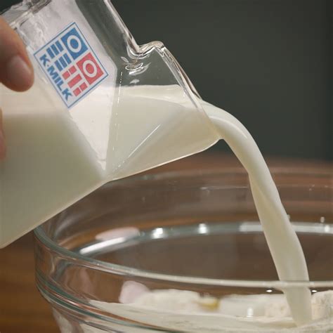 우유와 만나 돌아온 대국민 간식 우유달걀빵