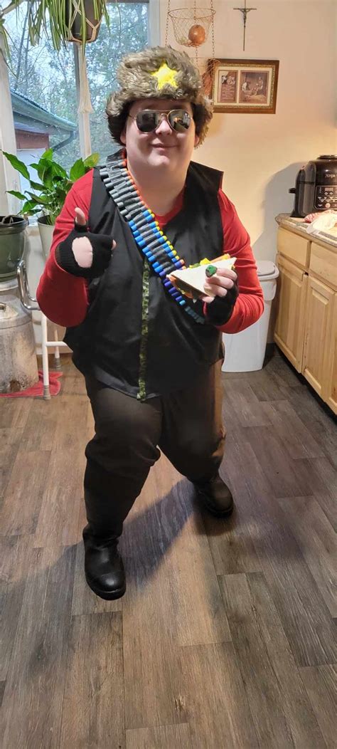 I Am Heavy Weapons Guy And This Is My Halloween Costume So Far Rtf2