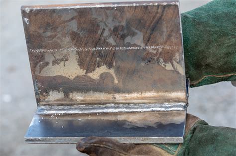 필렛 용접을위한 용접기 및 용접 절차의 자격 유럽에서는 유럽 표준화 위원회 용접공에 대한 스톡 사진 및 기타 이미지 Istock