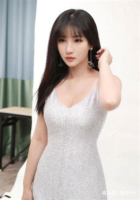 40岁柳岩性感迷人气场十足身材火辣太有料 娱乐 明星 女人
