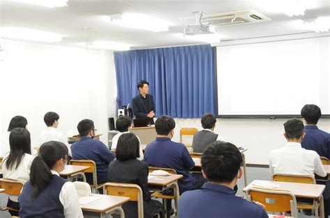 総合学習（進路選択について） クラーク記念国際高等学校岡山キャンパス