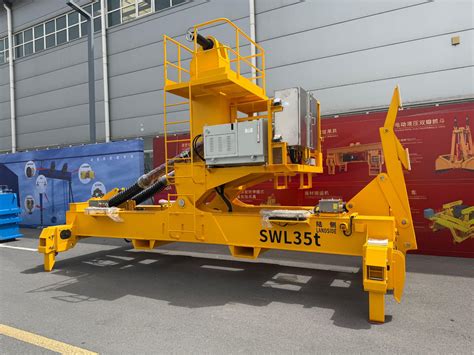 Container Tipping Spreader Remote Control And Dust Free Henan Hengkun