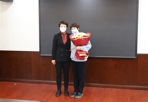 学校主要领导元旦前夕看望慰问在职教师代表 绥化学院