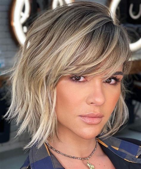 30 Gorgeous Bobs With Side Bangs To Try In 2025 Side Bangs Hairstyles Bobbed Hairstyles With