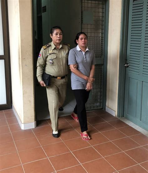 តុលាការ ខេត្ត កណ្ដាល ផ្តន្ទា ទោស ស្ត្រី ម្នាក់ ដែល ចាក់ សម្លាប់ ប្រុស ស្នេហ៍ ប្លន់