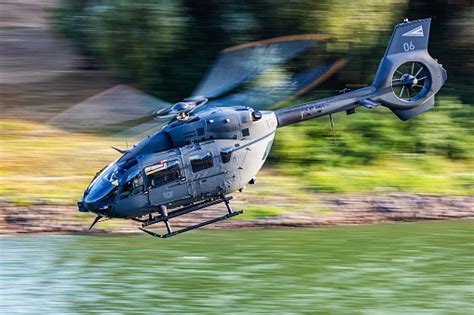 헝가리 공군 에어 버스 헬리콥터 H145m 군용 유틸리티 헬리콥터 비행 운영 항공 산업 및 회전익 항공기 운송 및 공수 날고 날기 0명에 대한 스톡 사진 및 기타 이미지