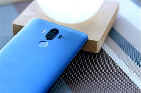 上演冰與火之歌，華為mate 9托帕藍、瑪瑙紅真機圖賞 每日頭條