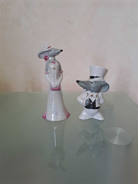 Фарфоровая статуэтка Статуетка Крысы Мыши Дама и кавалер 2 800 грн Колекціонування