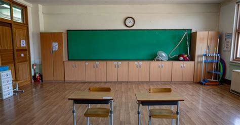 올해 초중고 49곳 문 닫는다1학년 교실 텅 빈 초등학교도 속출