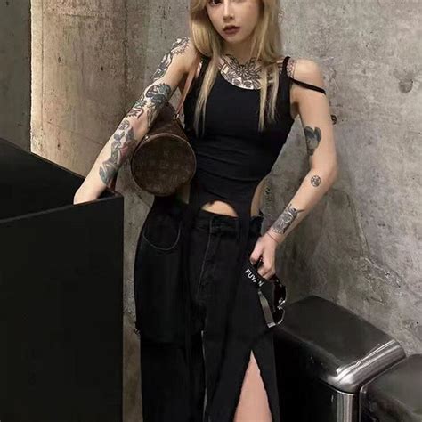 กางเกงยีนส์แนวฮิปฮอปของผู้หญิงสุดทึ่งกางเกงยีนส์ขาดๆ Stunning Lady Store Thaipick