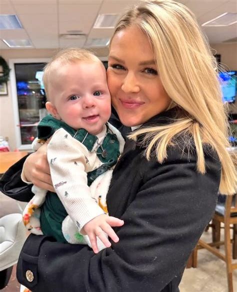 Even The Strongest Woman… Has A Reason To Smile Like That For The First Time The World Looked