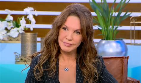 Βάνα Μπάρμπα «Είναι μπούρδες και βλακείες στην ηλικία μου να με λένε Sex Symbolgpop Gr