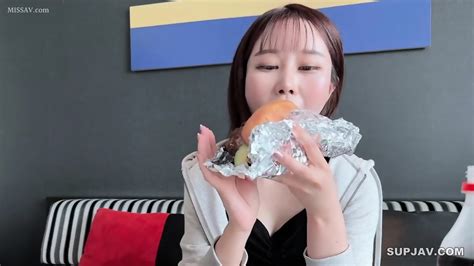 Orificio Sensible Recibe Calurosamente La Primera Aparición Pública