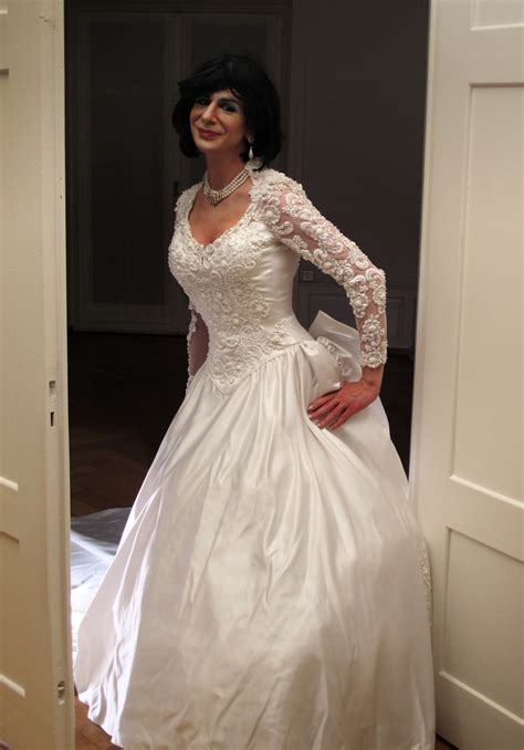 👰 Stunning Crossdresser German Bride Celine In Dreamy Classical Satin